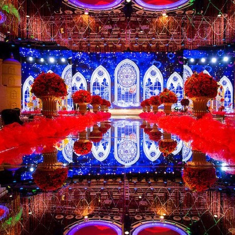 Led Wall for Weddings in Paris. Multi screen HD wall for rent.